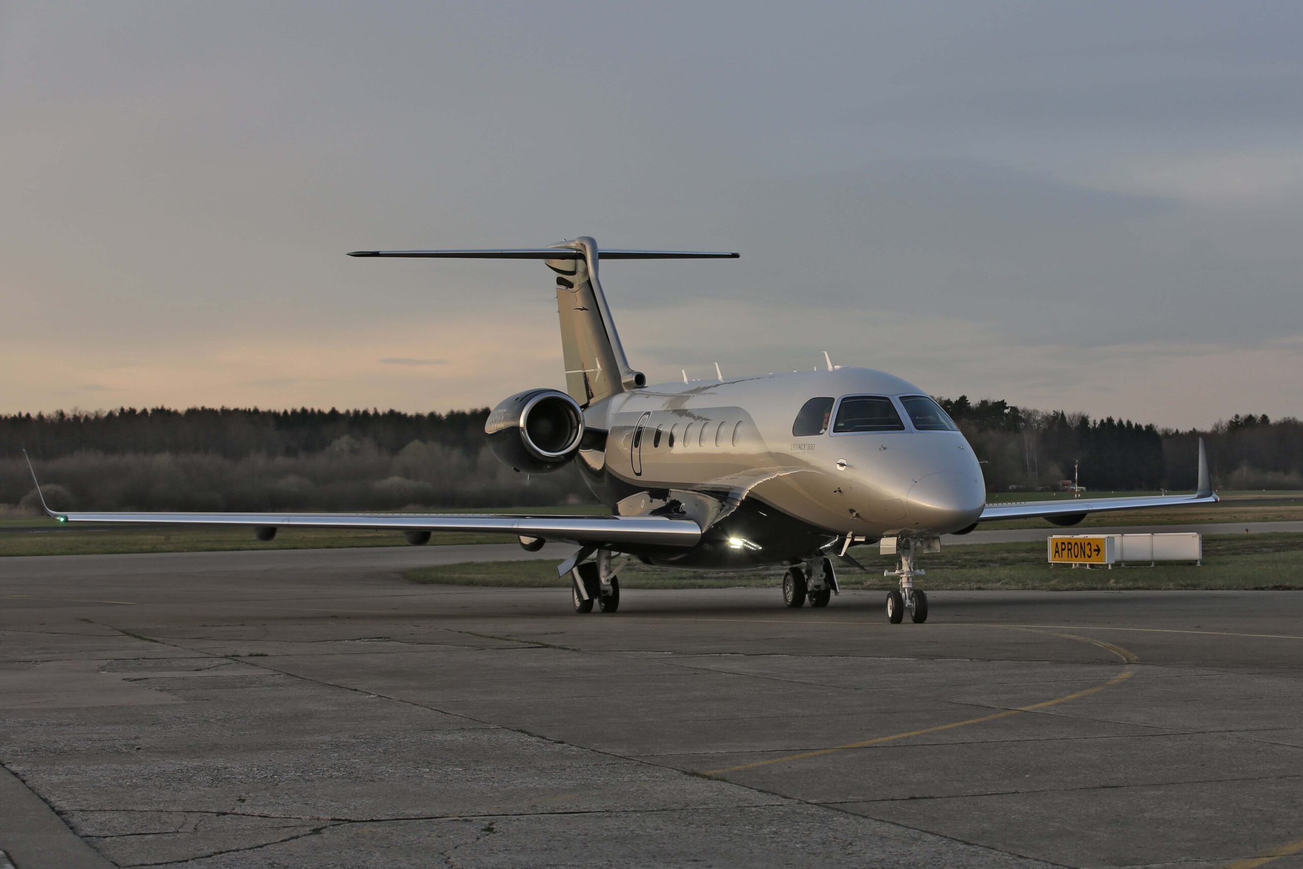 Embraer Legacy 500 Private Jet - Jet Rose